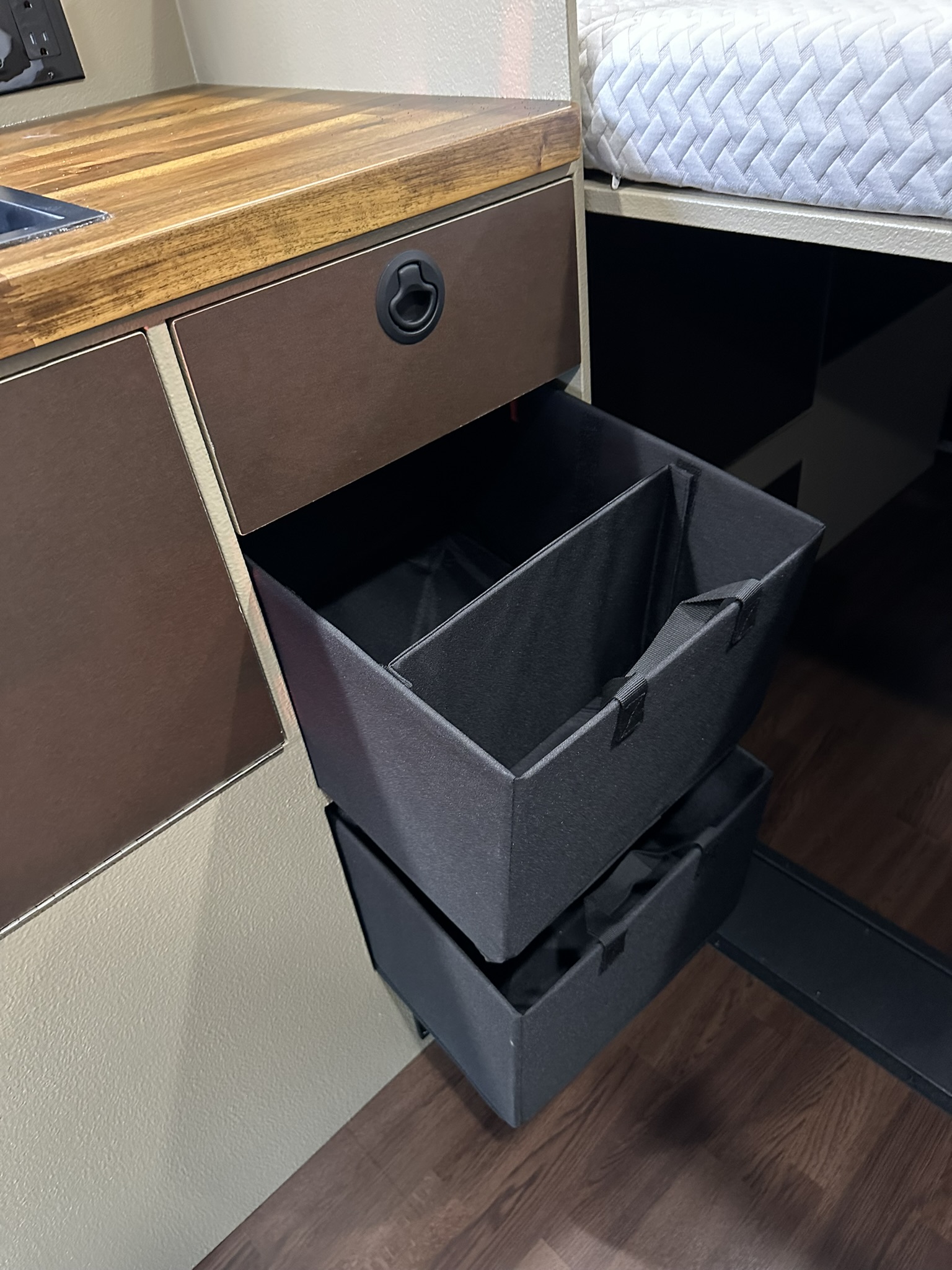 Pinnacle Campers – Ford Transit Adventure Van's